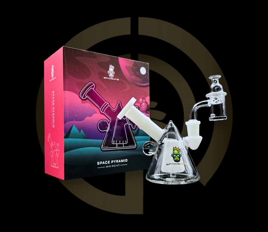Space King Glass - Space Pyramid – Golden Cedar Wholesale